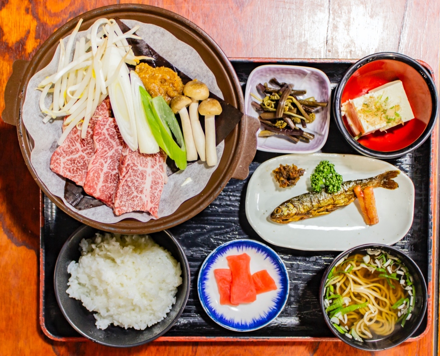 Irori Restaurant | Eat&Buy | Shirakawa-go Tourist Association